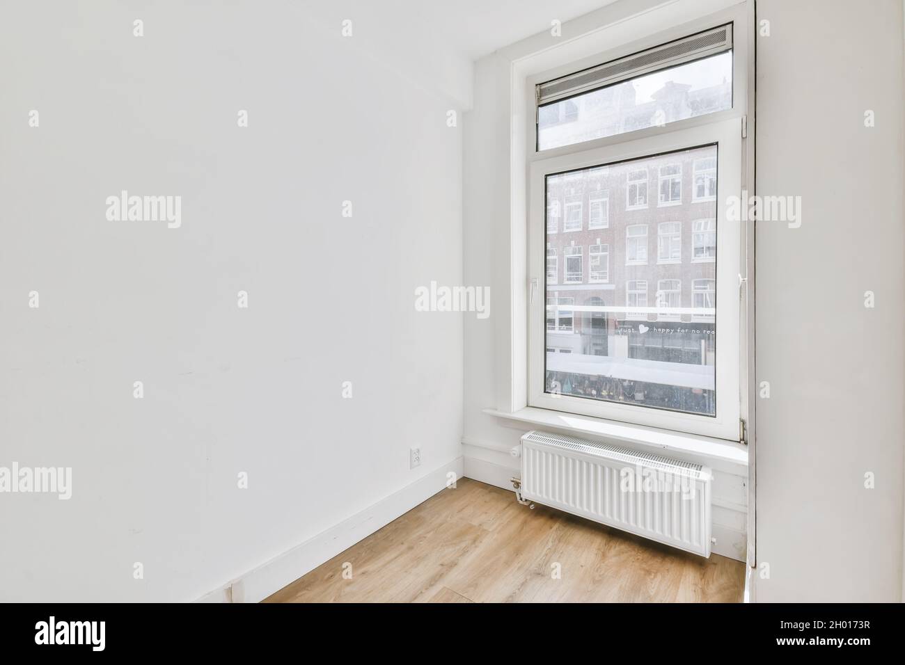 A beautiful empty room with a modern interior Stock Photo - Alamy