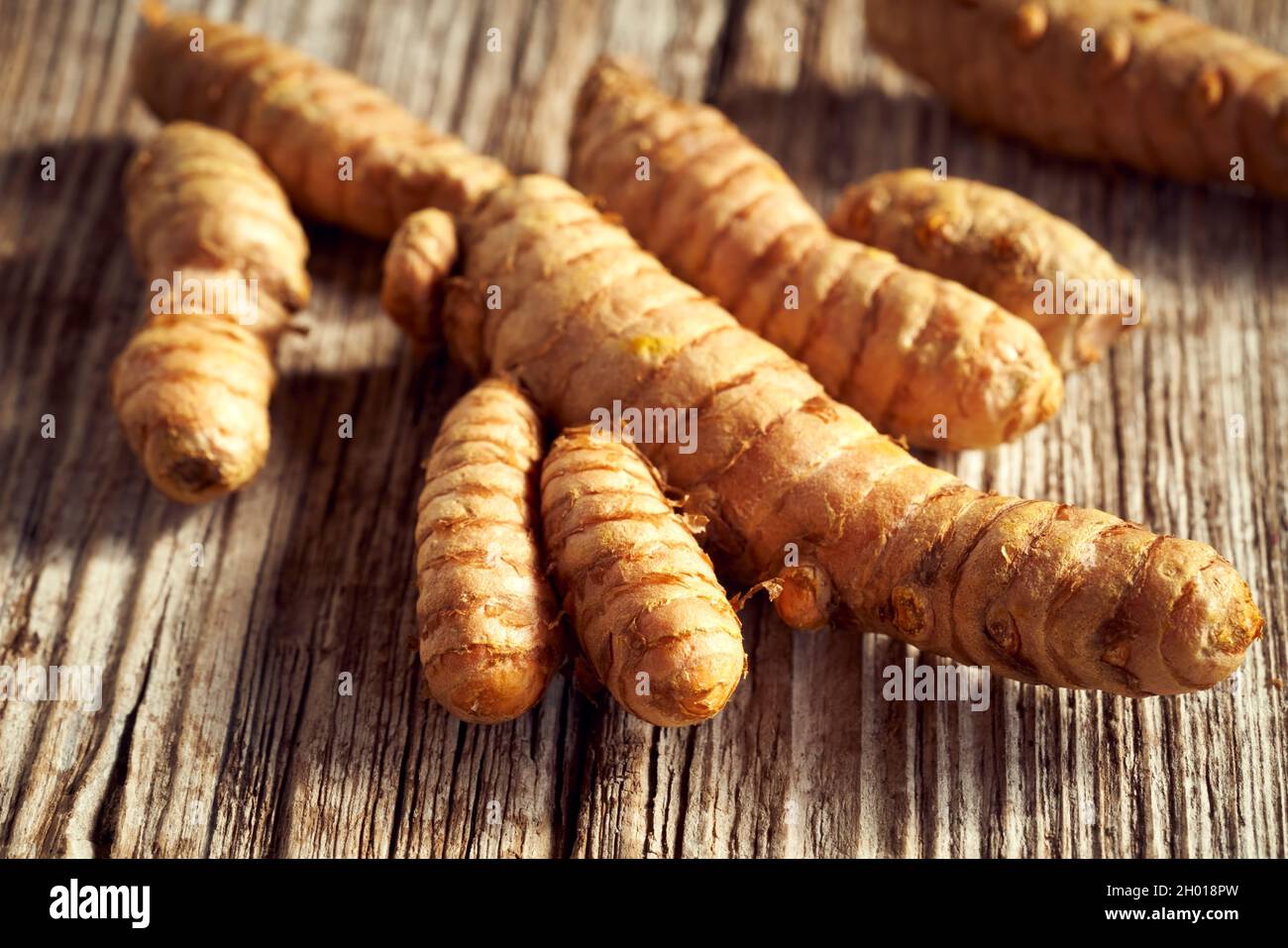 Whole turmeric root hi-res stock photography and images - Alamy