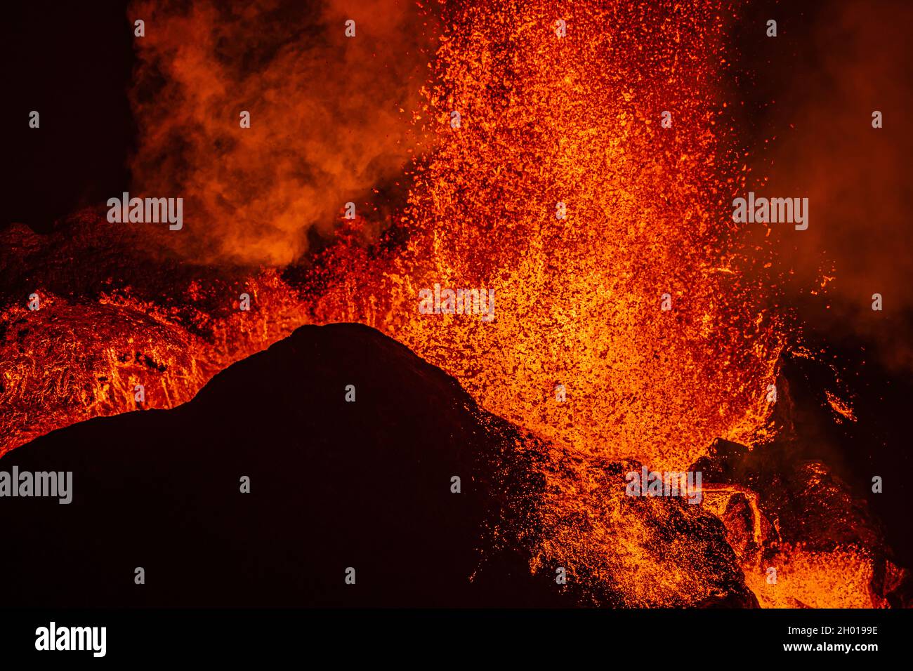 Lava erupts from fagradalsfjall hi-res stock photography and images - Alamy