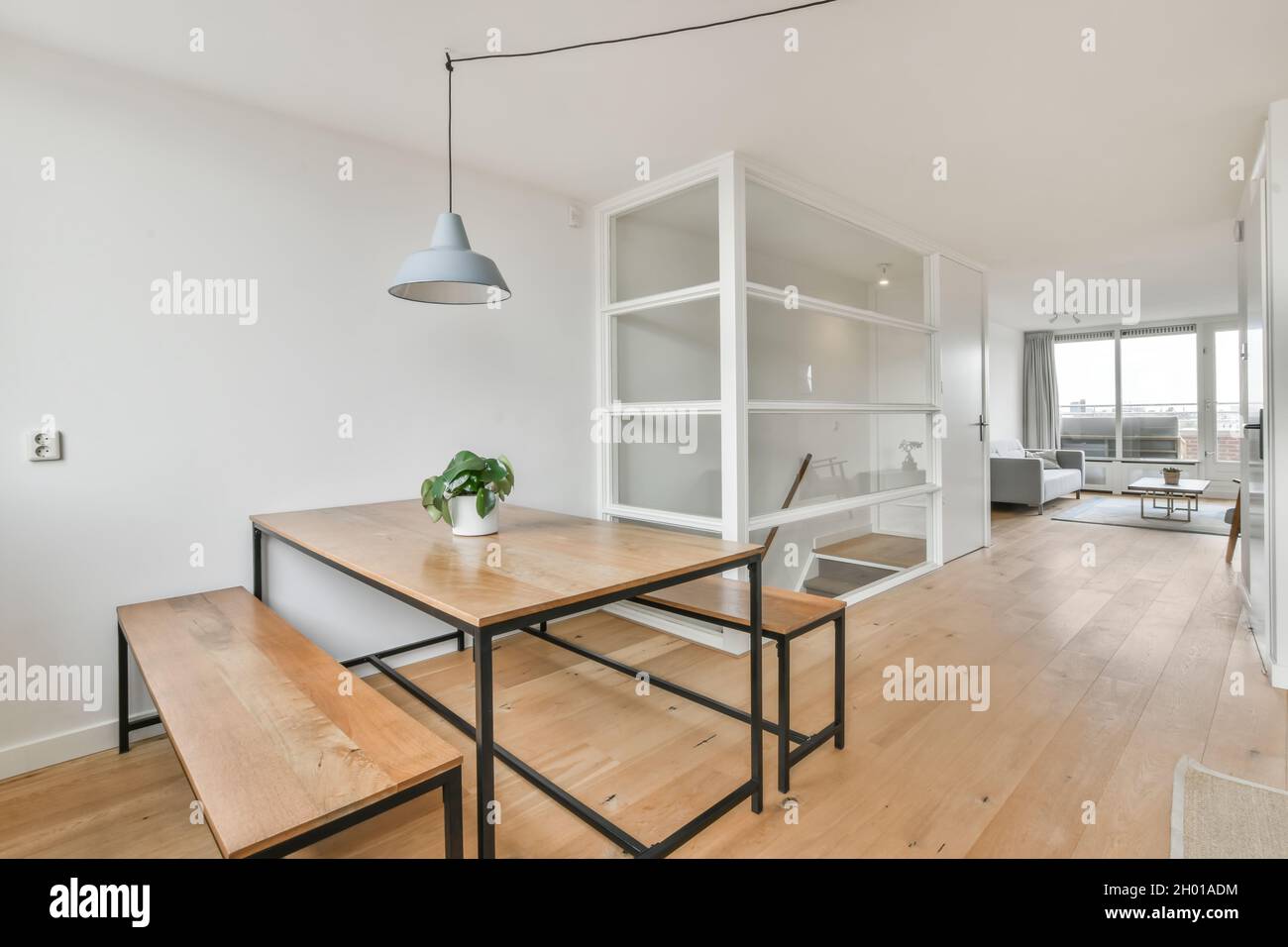 A beautiful empty room with a modern interior Stock Photo - Alamy