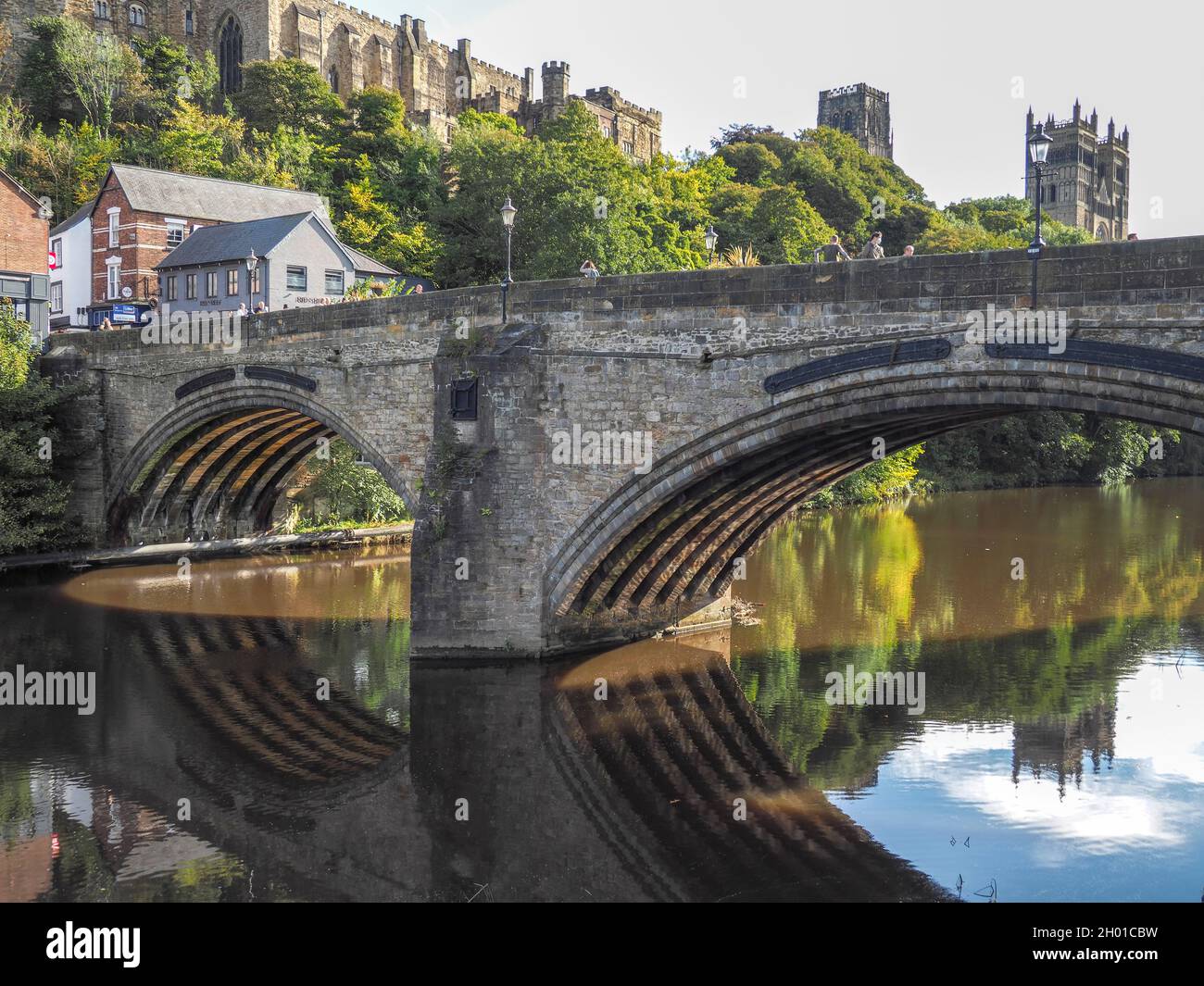 Views of Durham Castle and Cathedral, Framwelgate Bridge, River Wear ...