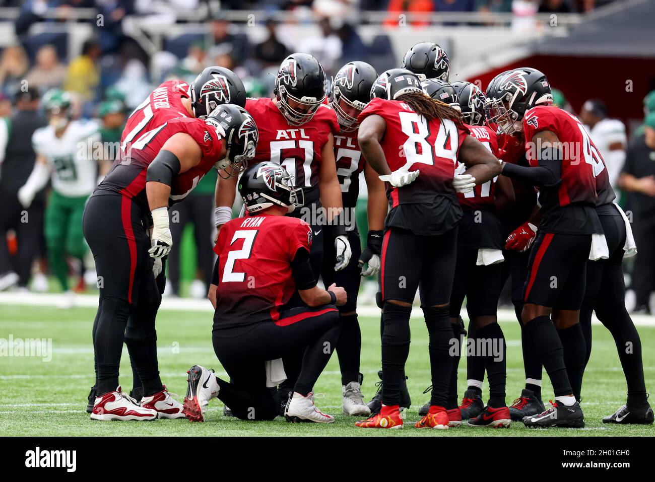 Quarterback huddle hi-res stock photography and images - Alamy