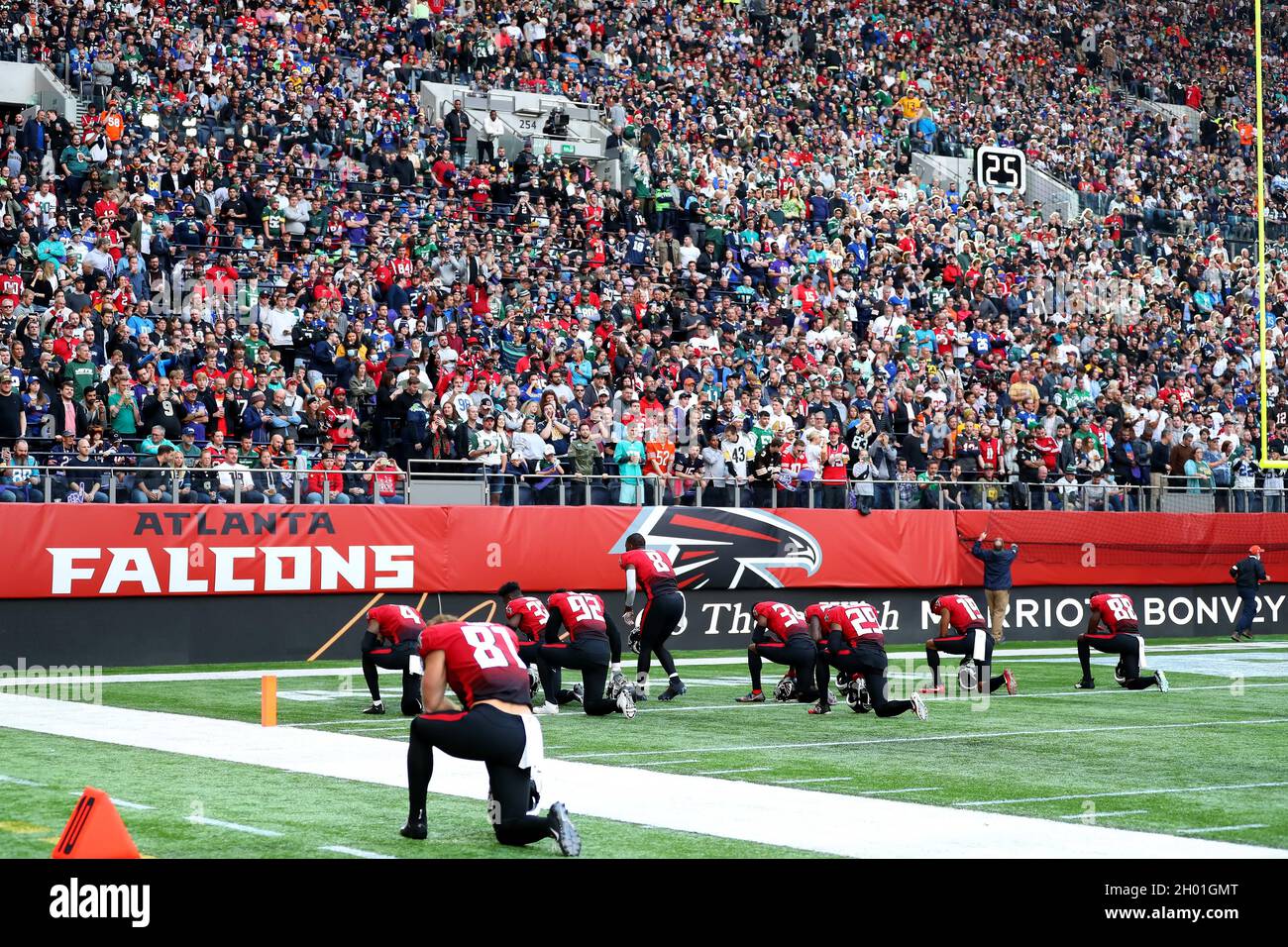 Atlanta falcons team hi-res stock photography and images - Alamy