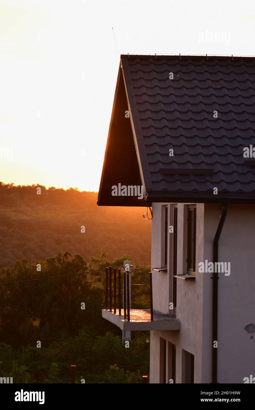The roof of a modern house during the daytime Stock Photo - Alamy