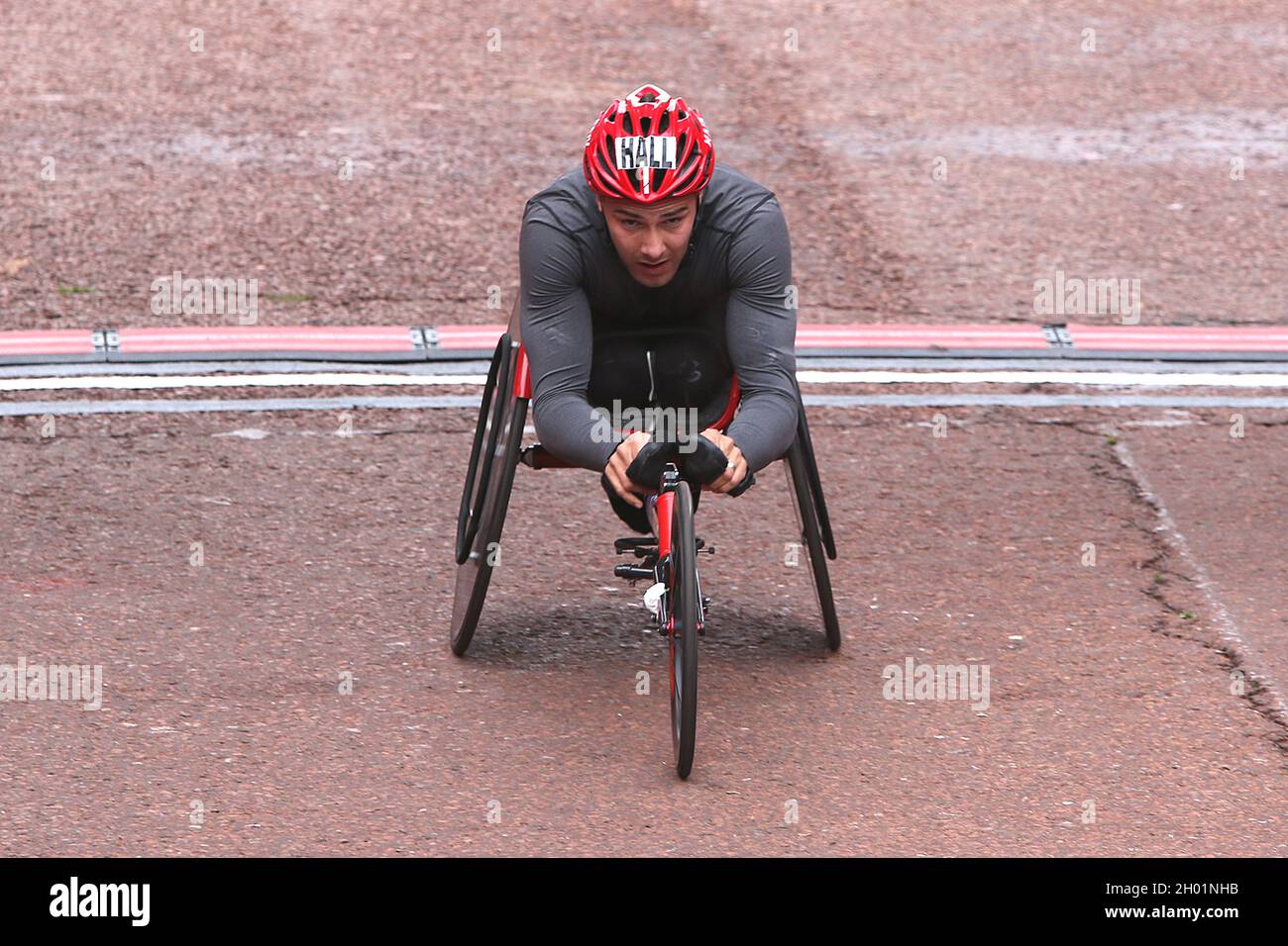 Callum Hall of Great Britain finishes the mens T53 / T54 wheelchair ...