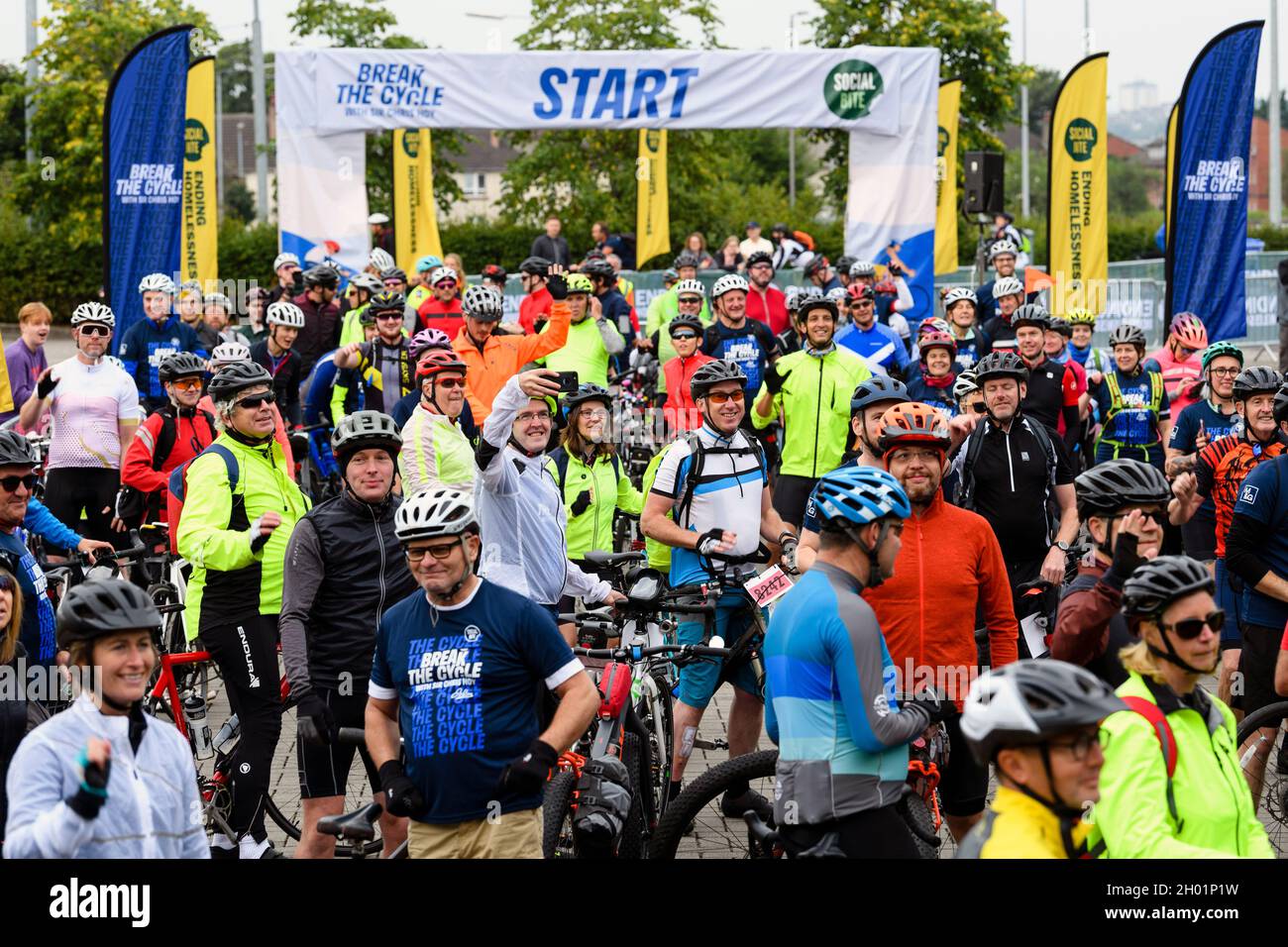 SIR CHRIS HOY JOINS HUNDREDS OF CYCLISTS TO HELP RAISE OVER £700,000 TO ...
