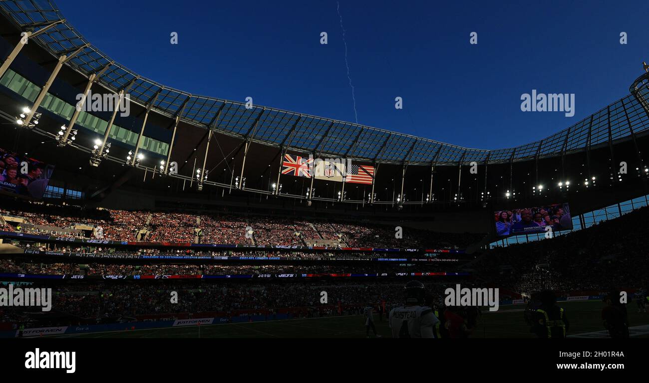 Tottenham hotspur new stadium hi-res stock photography and images - Alamy