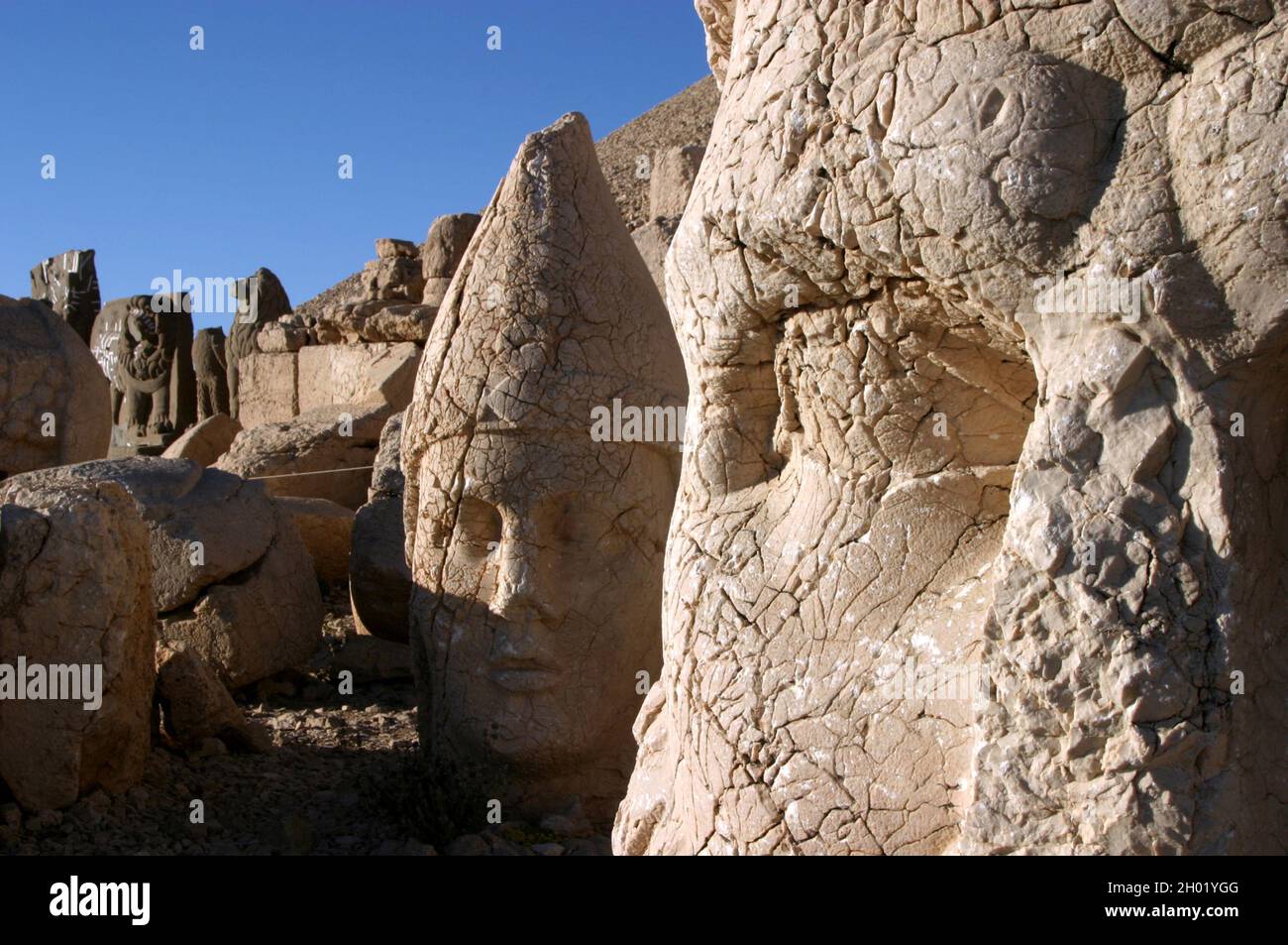 Zeus and Mount Nemrut colossal statues guarding ancient tomb in ...