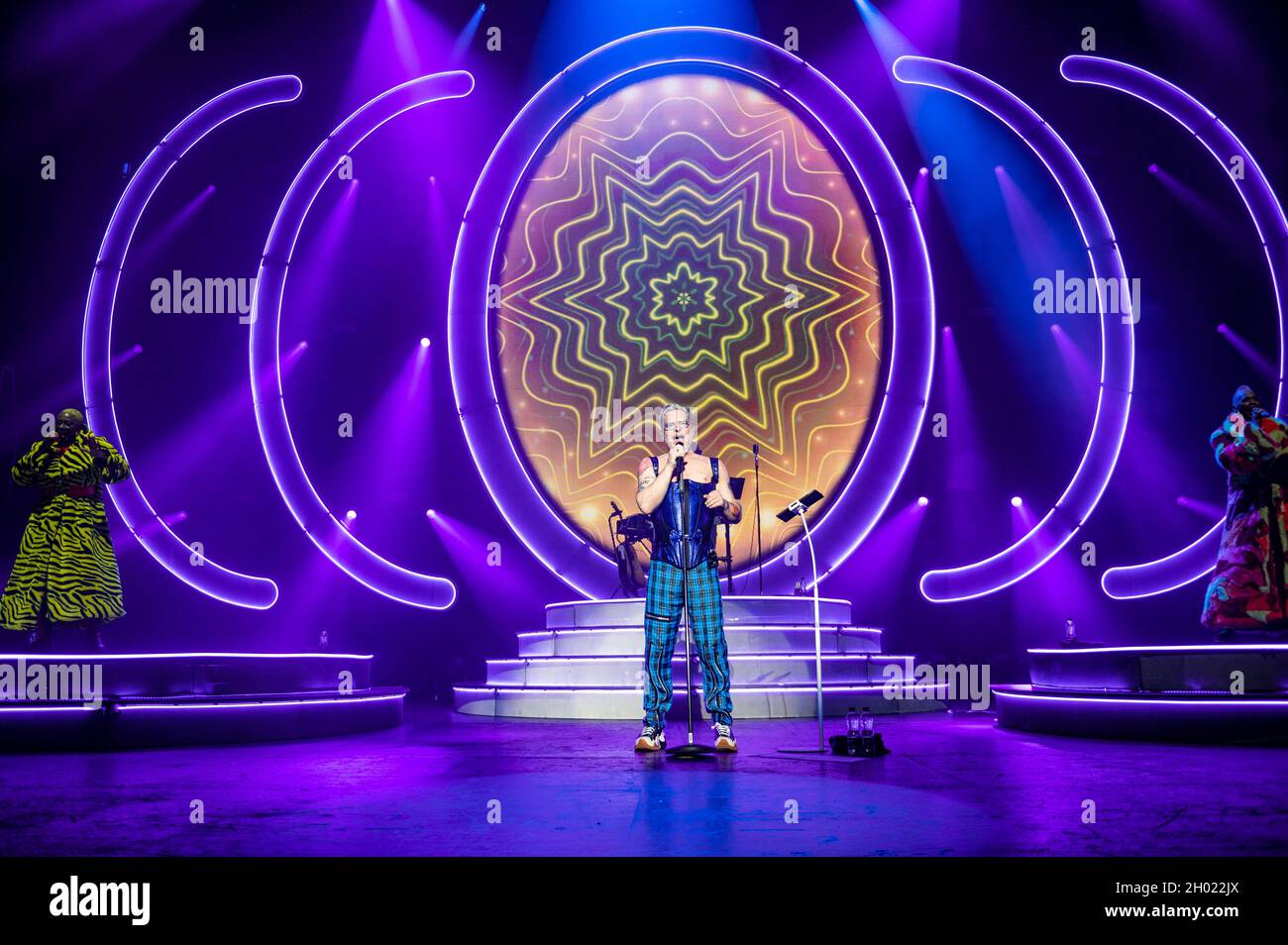 80s pop hi-res stock photography and images - Alamy