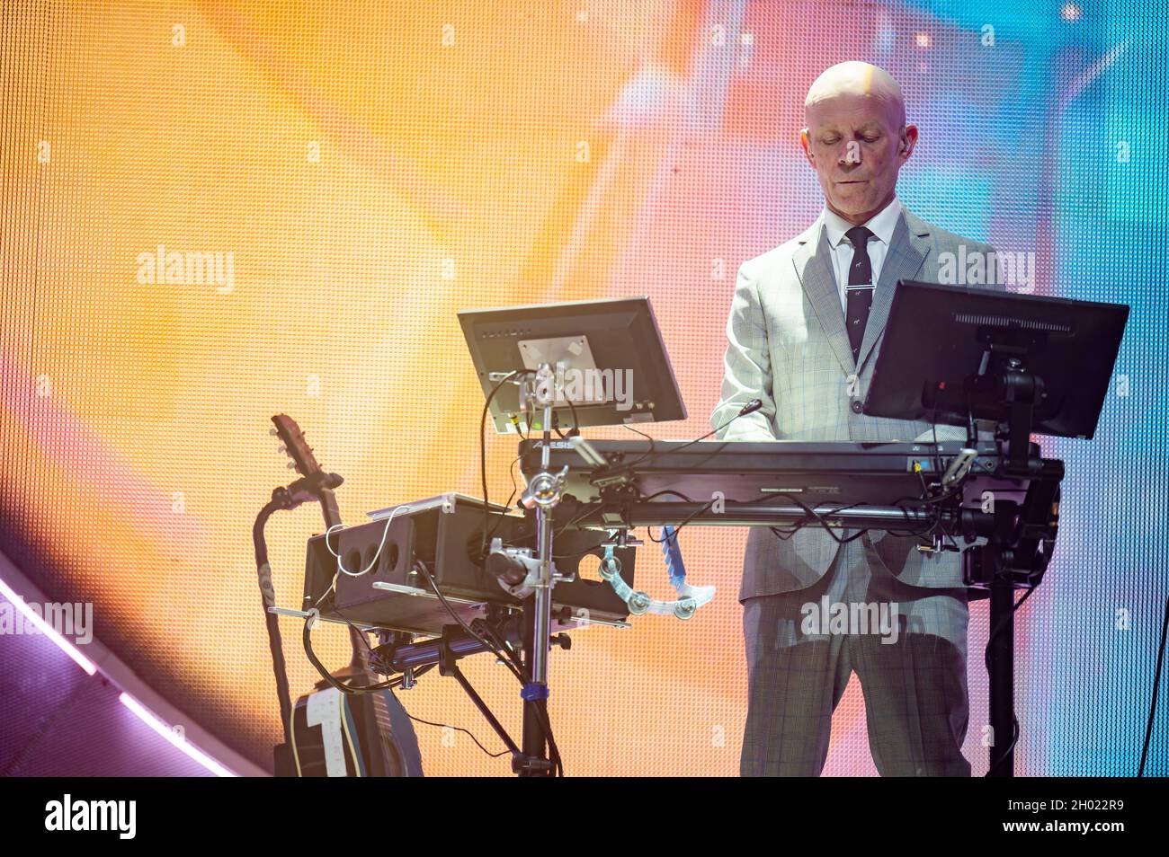 Manchester, UK. 10th October 2021. Vince Clark and Andy Bell of 80's ...