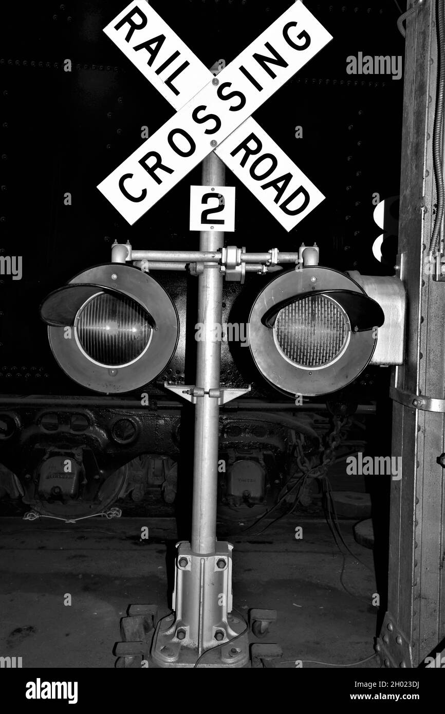 Railroad crossing signal hi-res stock photography and images - Alamy