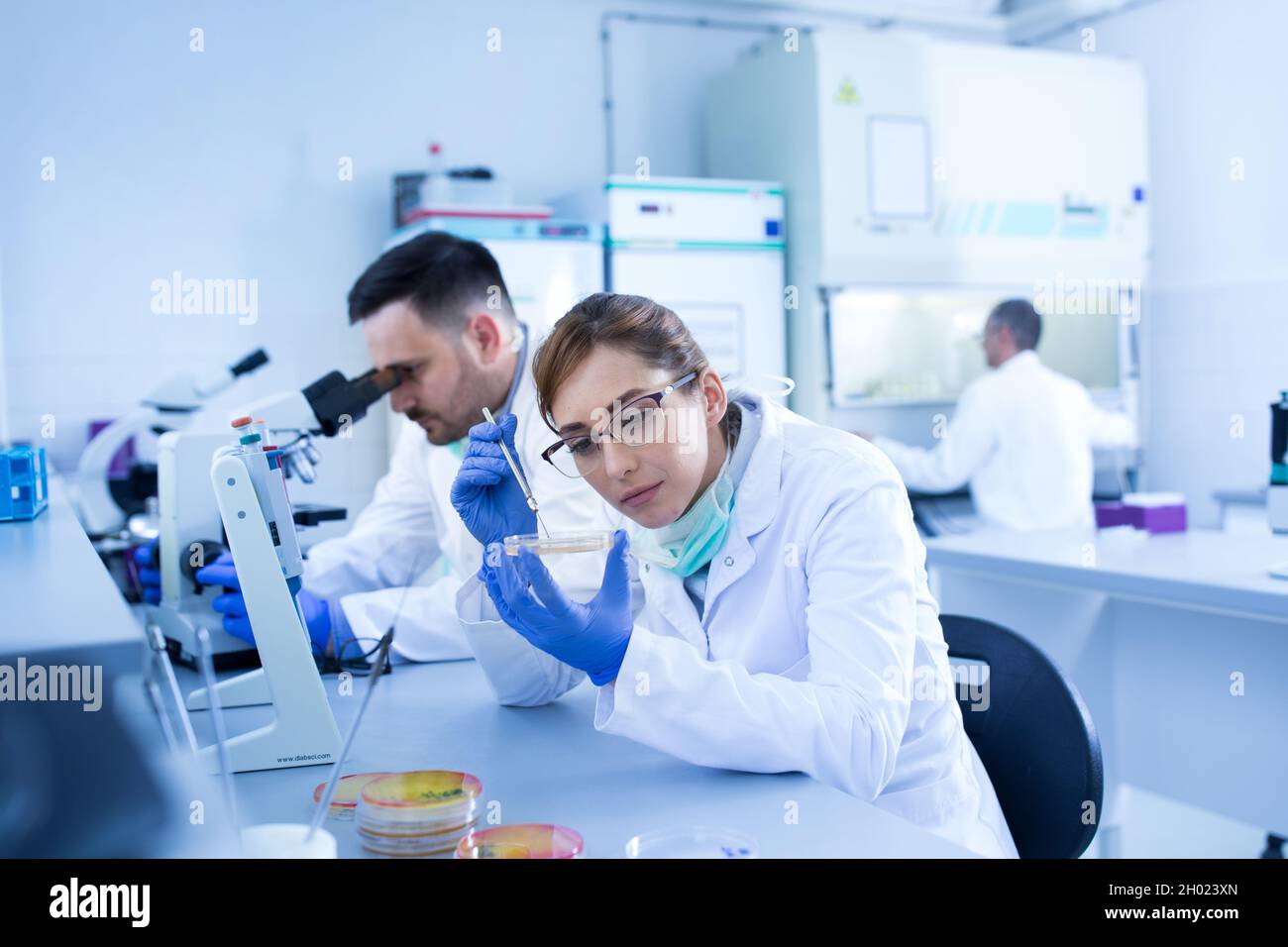 Female biologists hi-res stock photography and images - Alamy