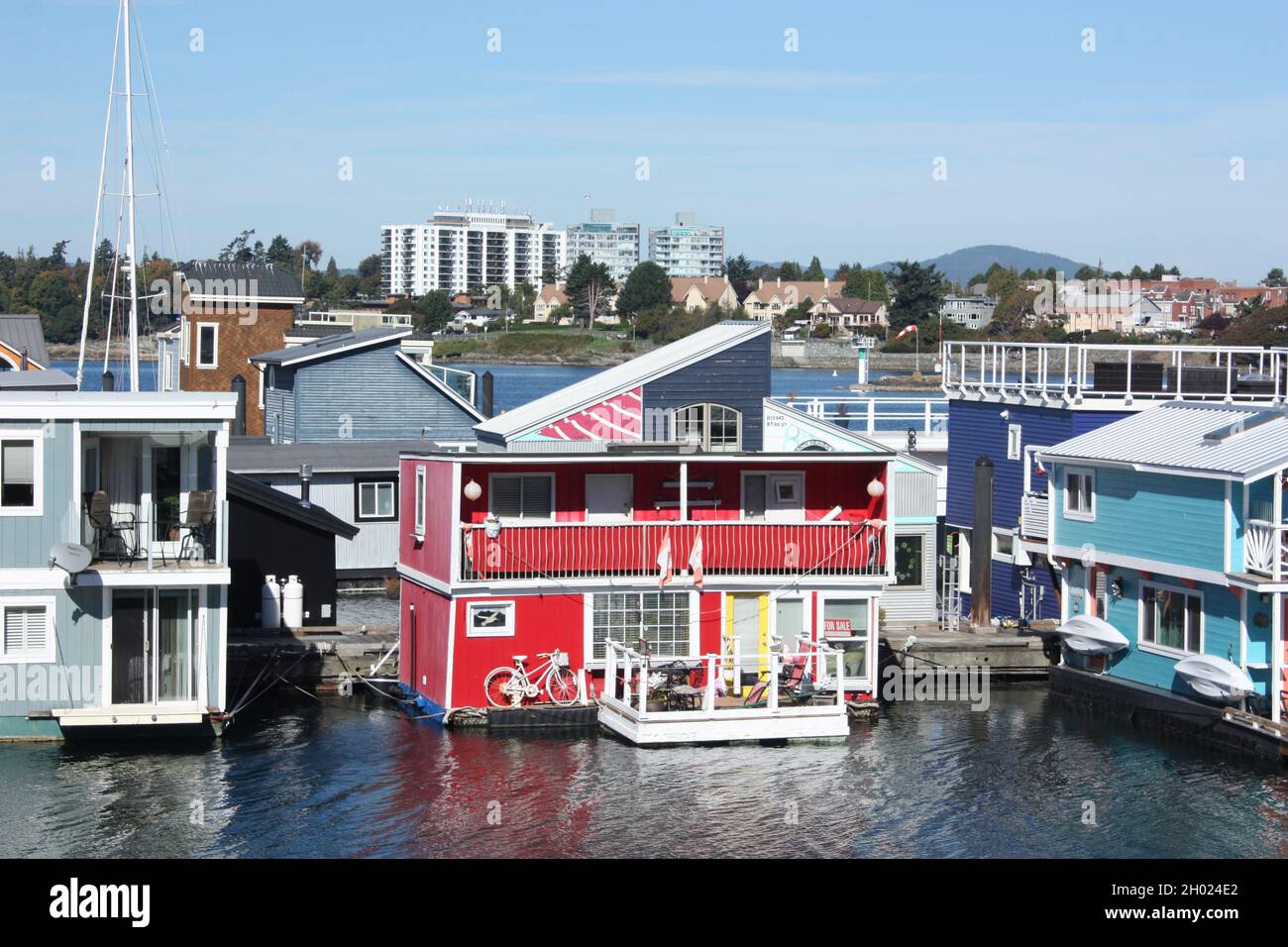Floating houses at the Fisherman's Wharf in Victoria, BC Stock Photo ...