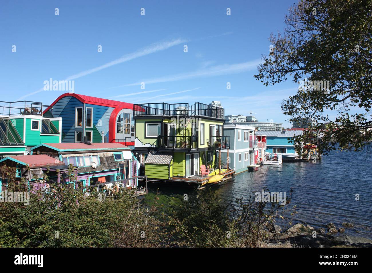 Floating houses at the Fisherman's Wharf in Victoria, BC Stock Photo ...