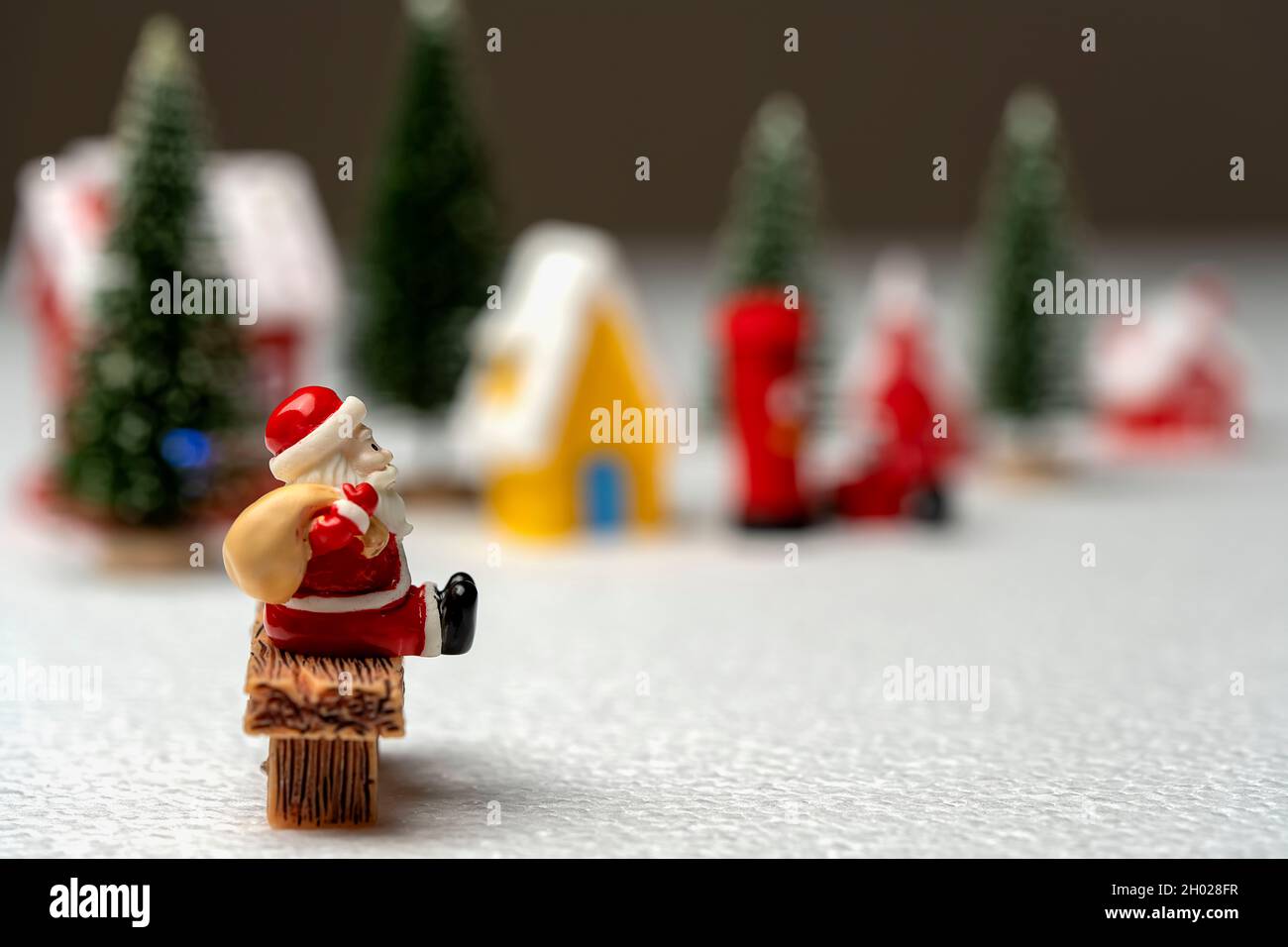 Santa claus sitting on a bench hi-res stock photography and images - Alamy