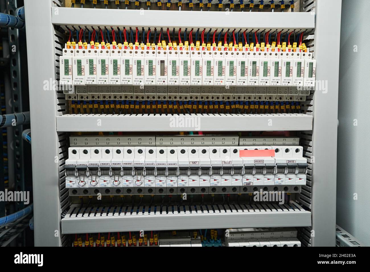 Control unit for uninterruptible electric power supply to data center ...
