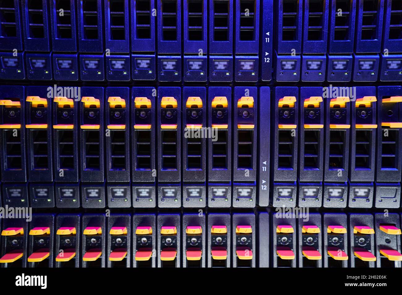 Storage area network hi-res stock photography and images - Alamy