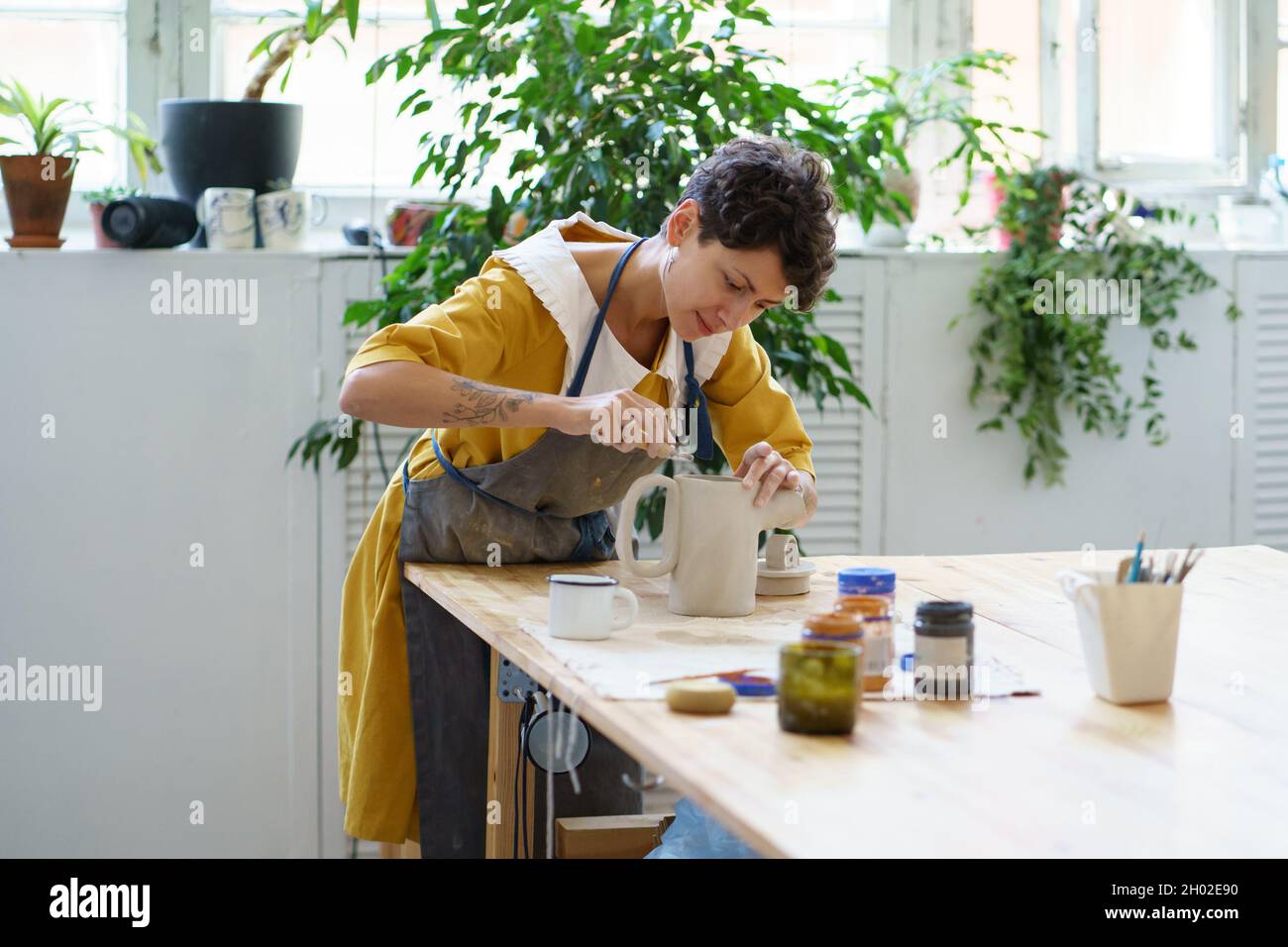 Traditional burning pottery hi-res stock photography and images - Alamy