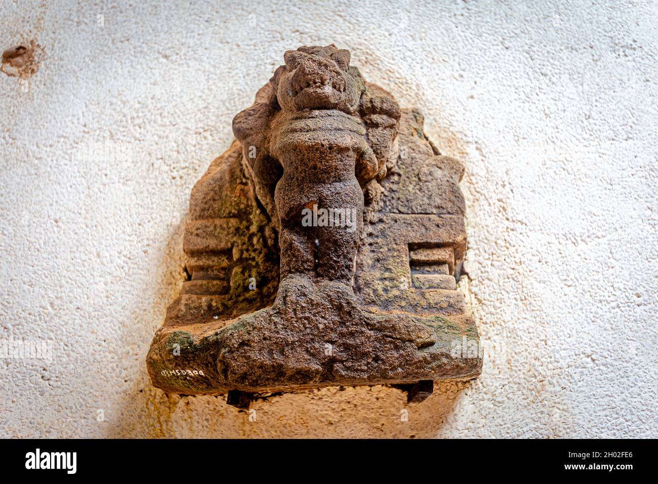 Hanging sculptures hi-res stock photography and images - Alamy