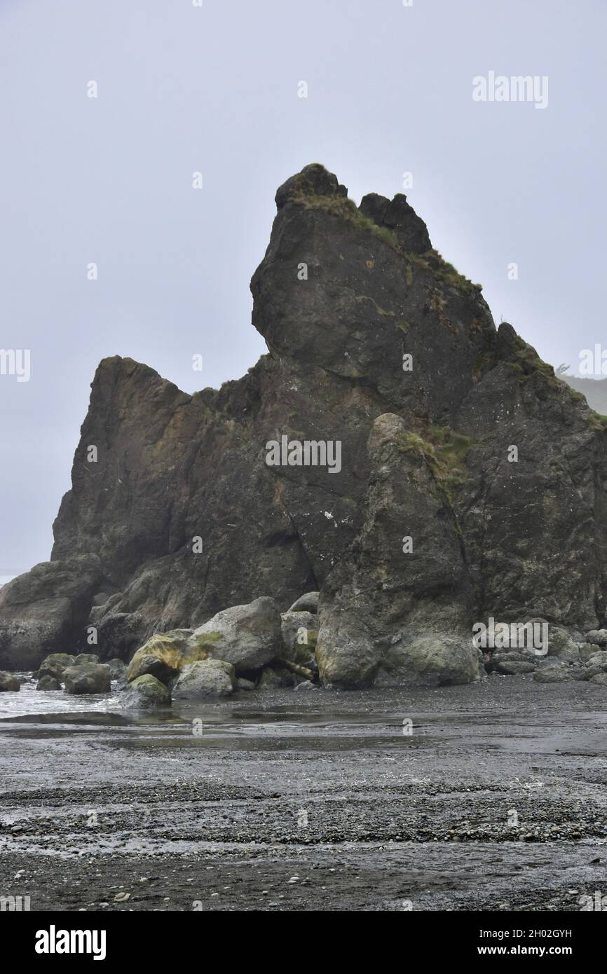 Beach outcropping rain hi-res stock photography and images - Alamy