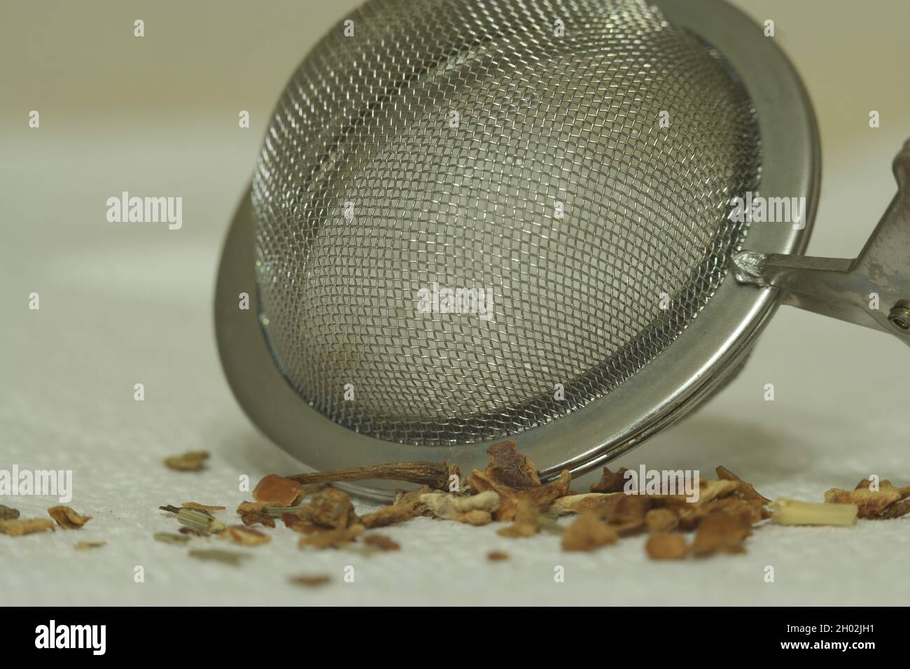Strainer cloth hi-res stock photography and images - Alamy