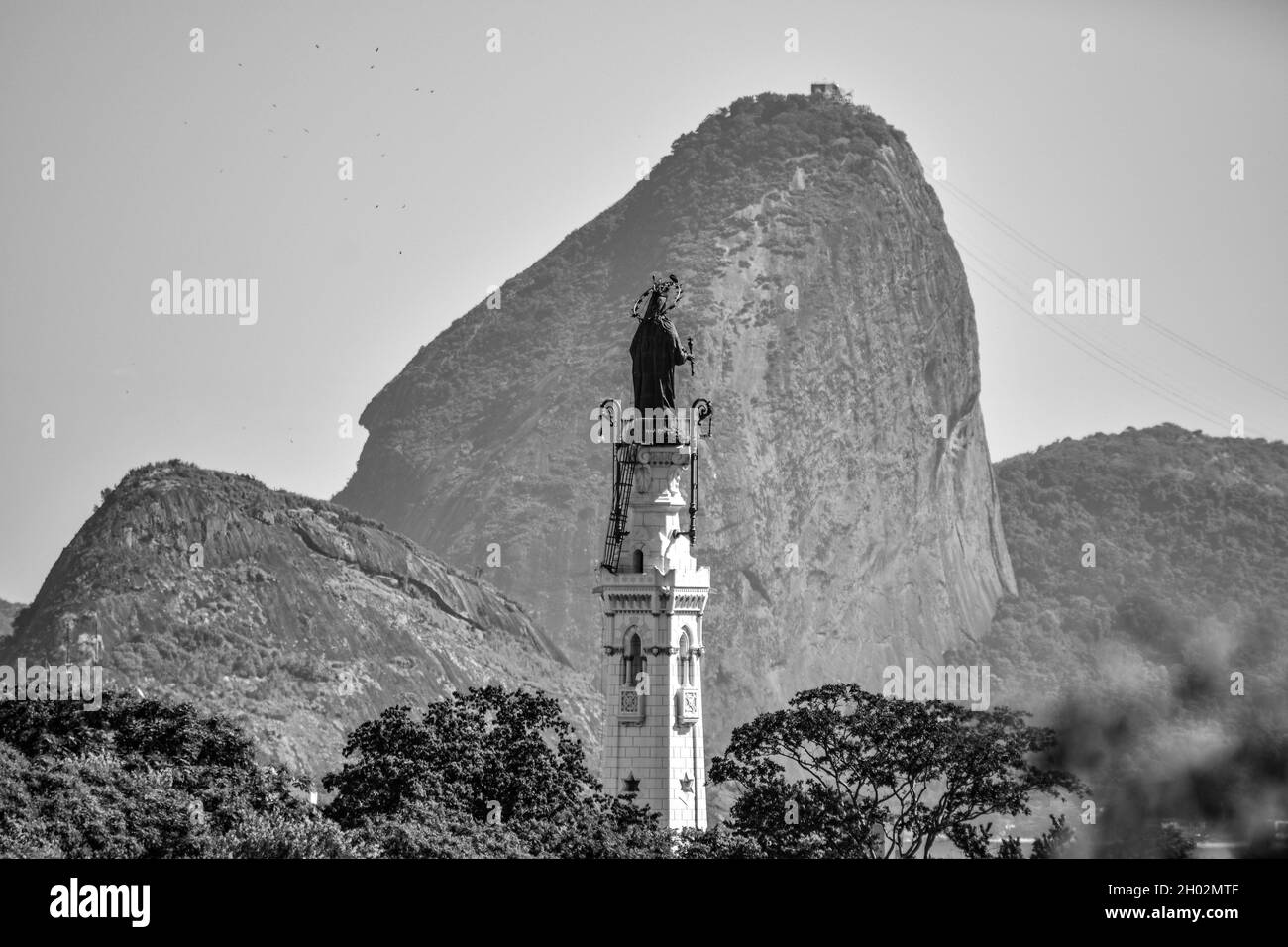 Photo with the Basilica of Our Lady Help of Christians (Basílica de ...