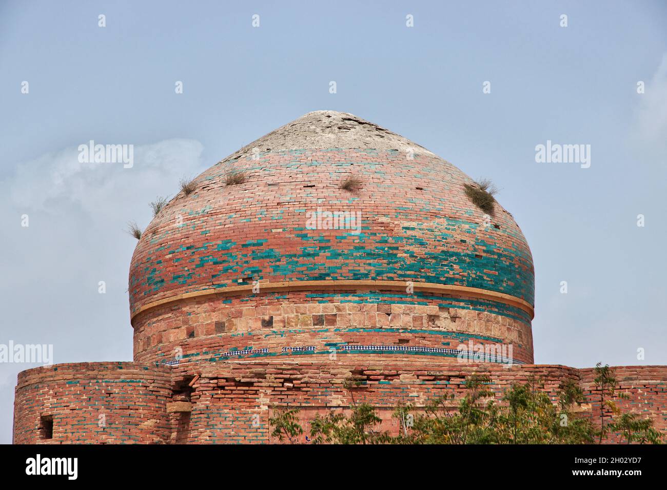 Makli Necropolis, vintage tombs in Thatta, Pakistan Stock Photo - Alamy