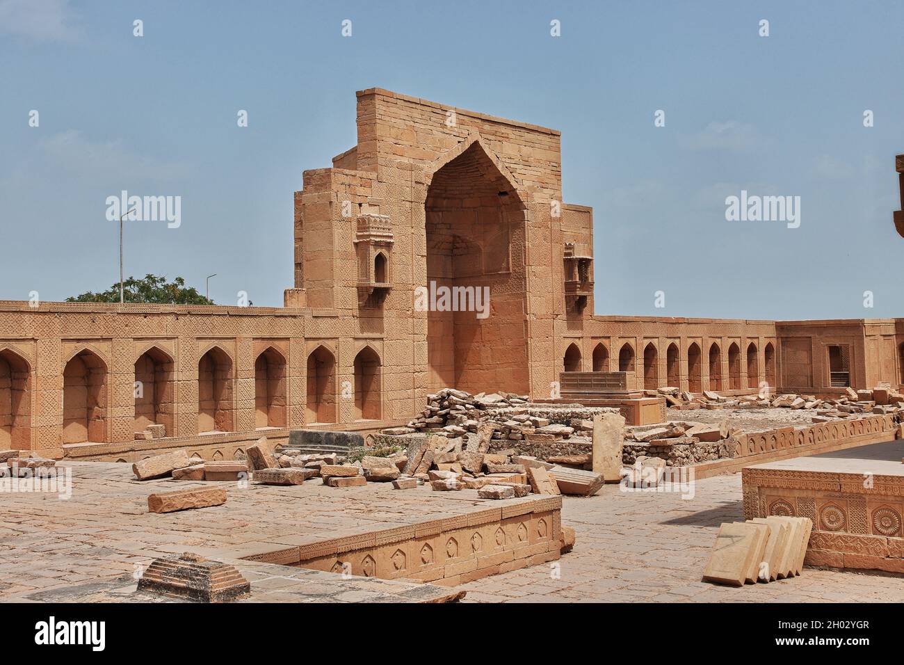 Makli Necropolis, vintage tombs in Thatta, Pakistan Stock Photo - Alamy