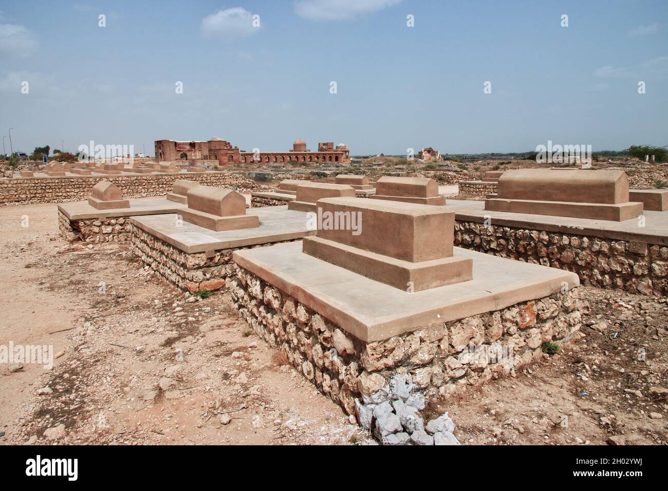 Makli Necropolis, vintage tombs in Thatta, Pakistan Stock Photo - Alamy