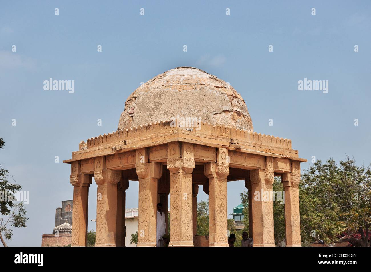 Makli Necropolis, vintage tombs in Thatta, Pakistan Stock Photo - Alamy