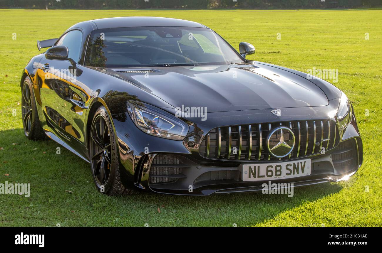 Supercars Side View High Resolution Stock Photography and Images - Alamy