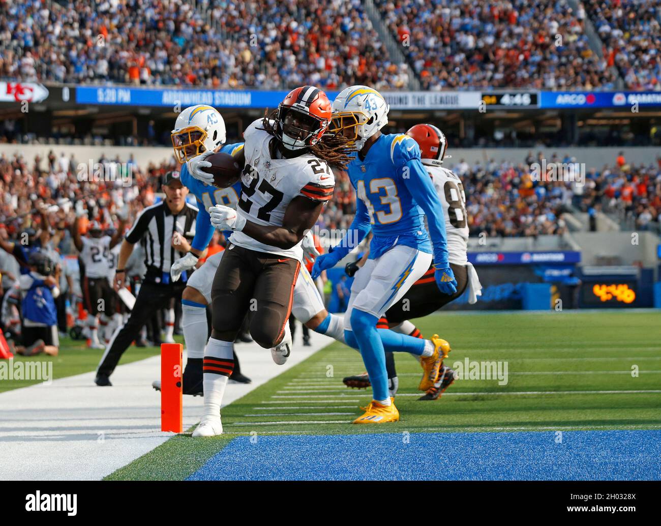 Inglewood, California, USA. 10th Oct, 2021. Cleveland Browns running ...