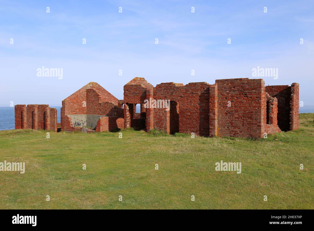 Disused quarry buildings, National Park Coast Path, Porthgain ...