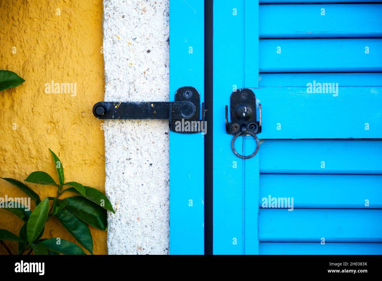 Window lock hi-res stock photography and images - Alamy