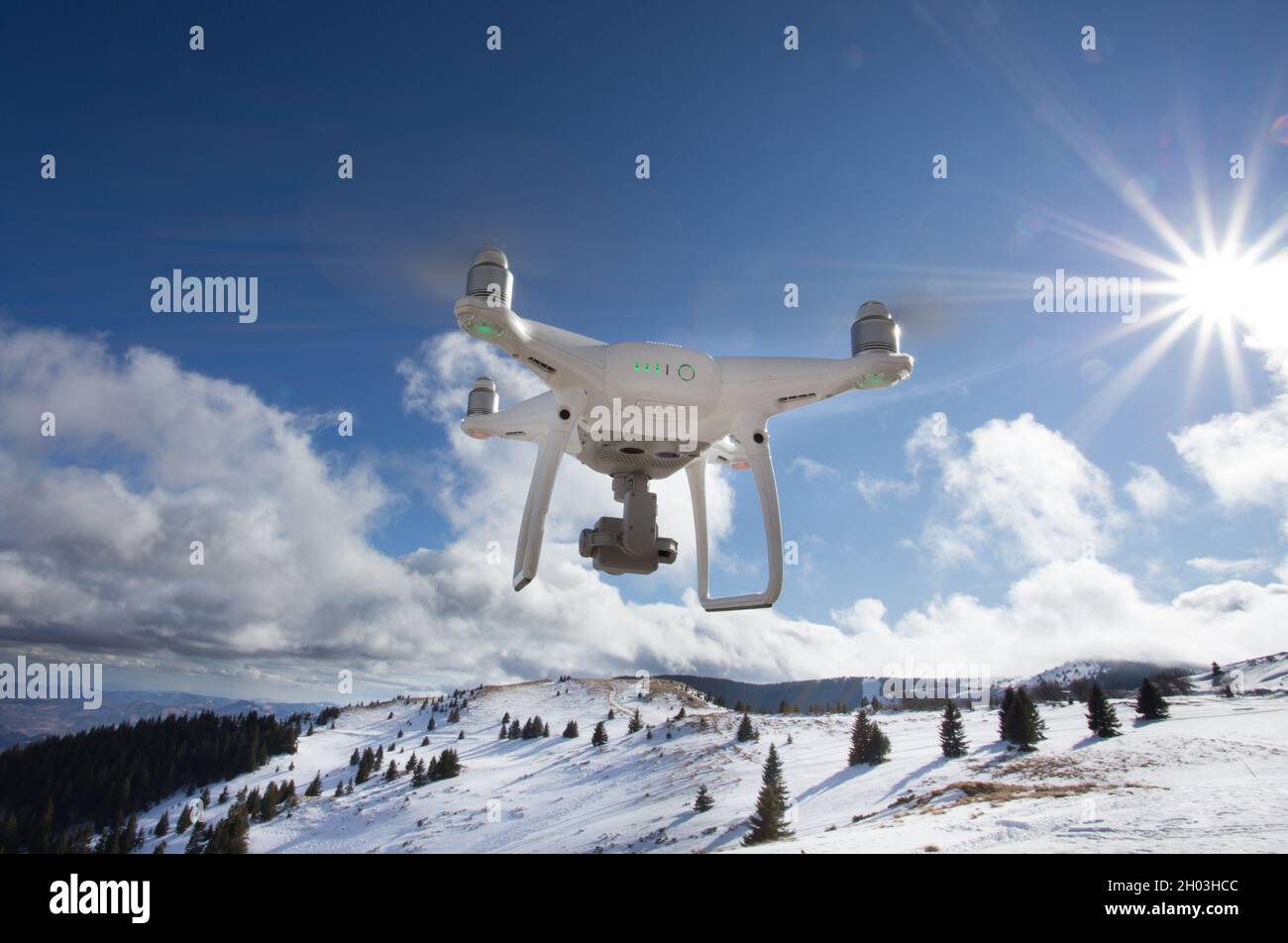 Flying above mountains hi-res stock photography and images - Alamy
