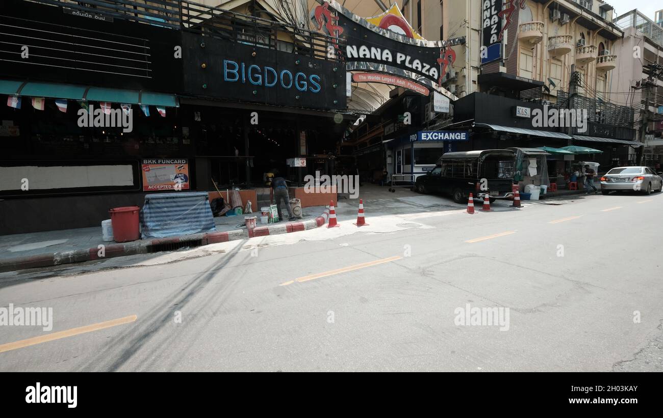 Soi sukhumvit 4 hi-res stock photography and images - Alamy