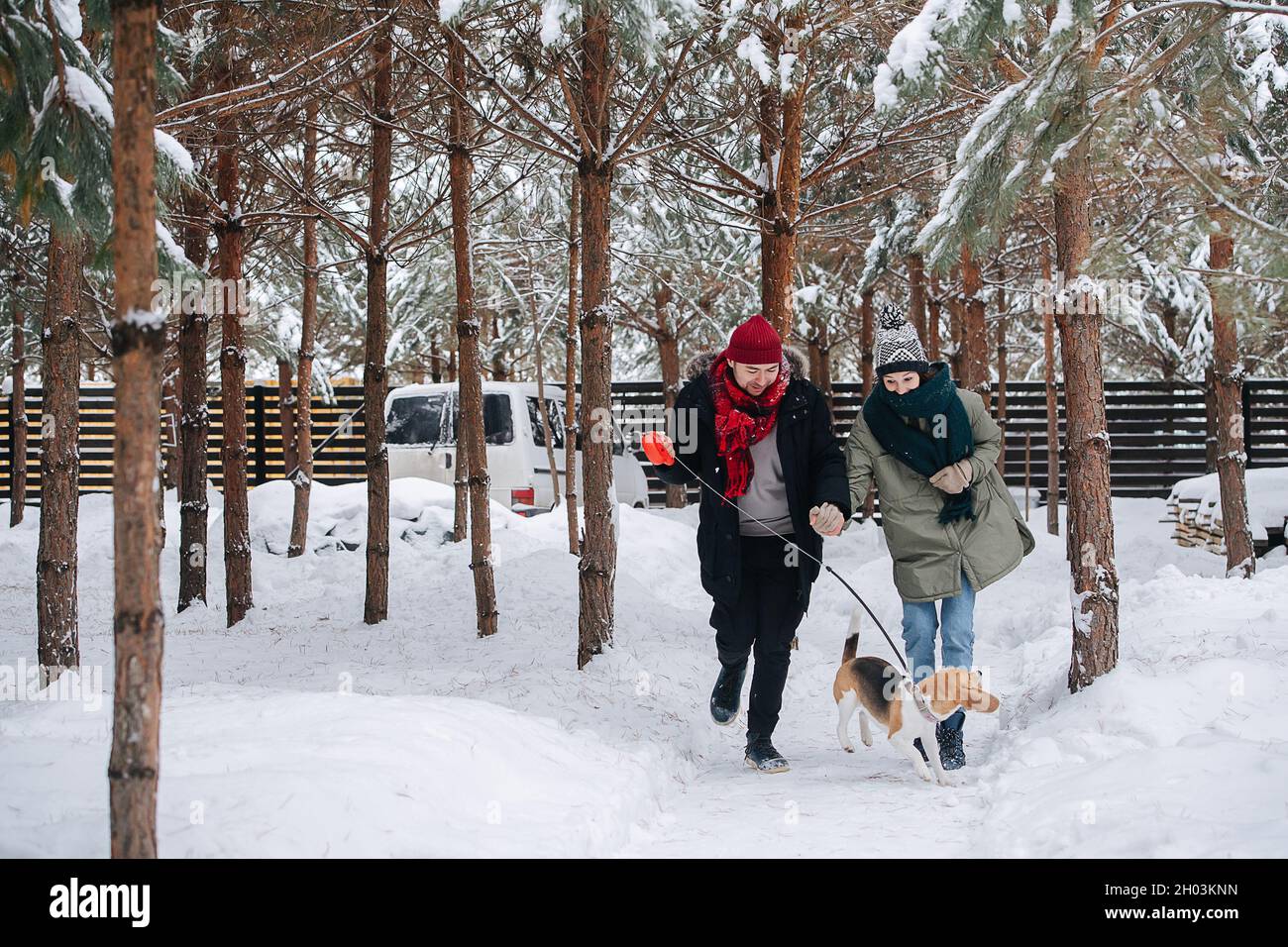 Two people walking through pathway hi-res stock photography and images ...