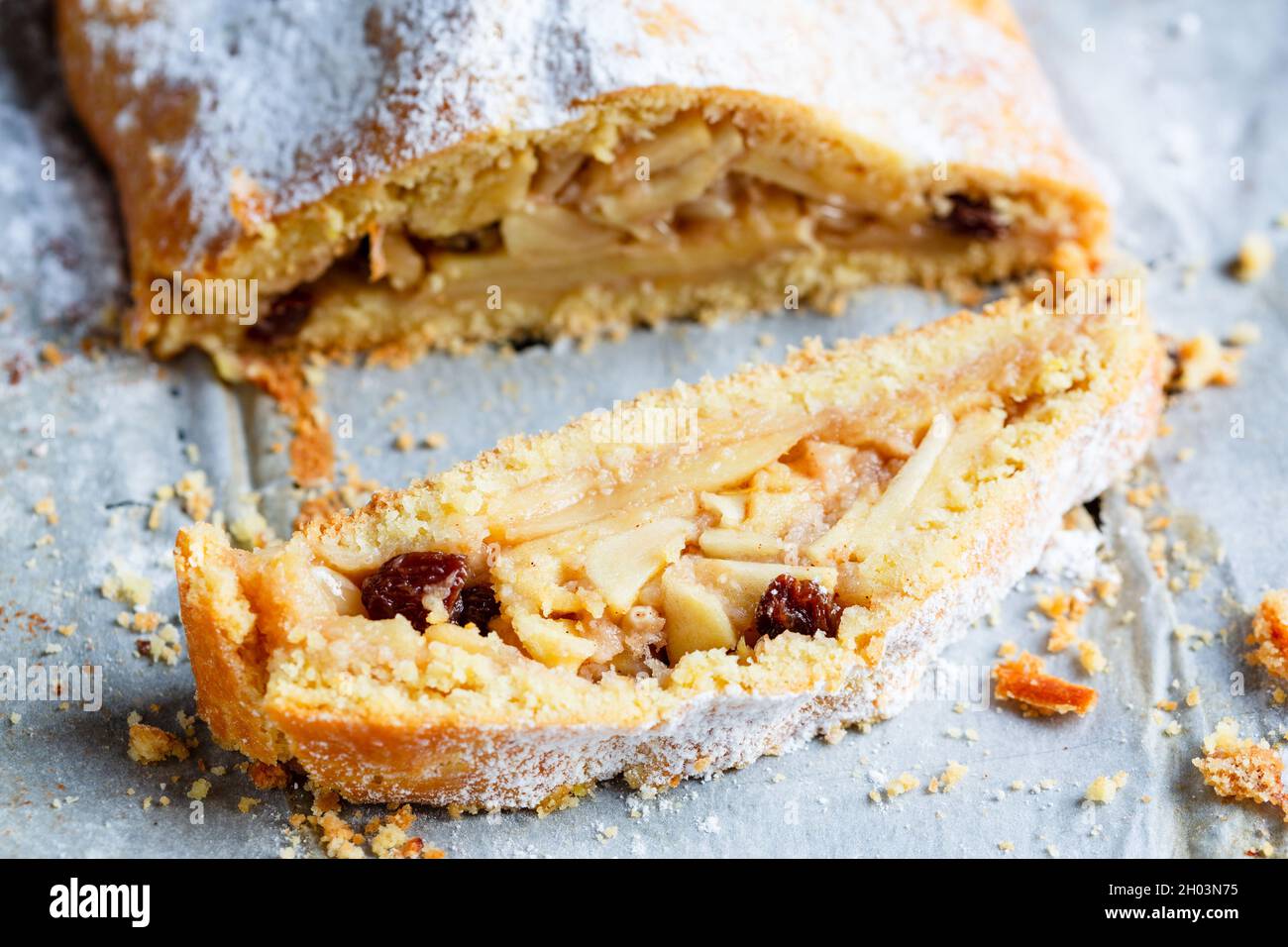 Strudel sliced hi-res stock photography and images - Alamy