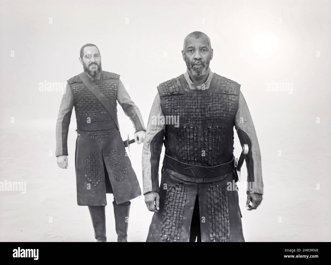 DENZEL WASHINGTON and BERTIE CARVEL in THE TRAGEDY OF MACBETH (2021 ...