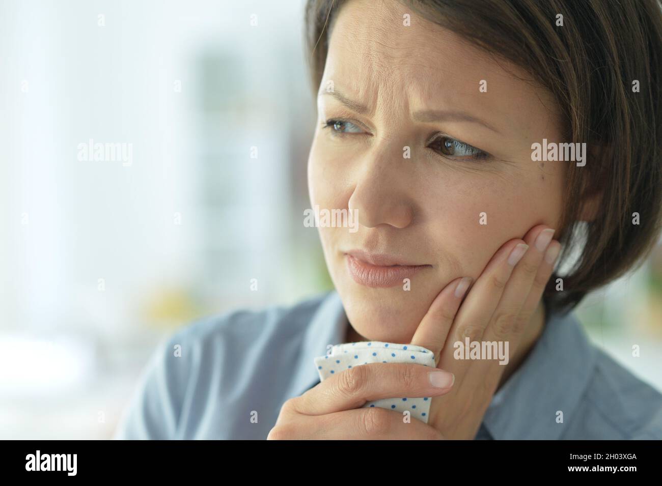 Toothache portrait mature adult hi-res stock photography and images - Alamy
