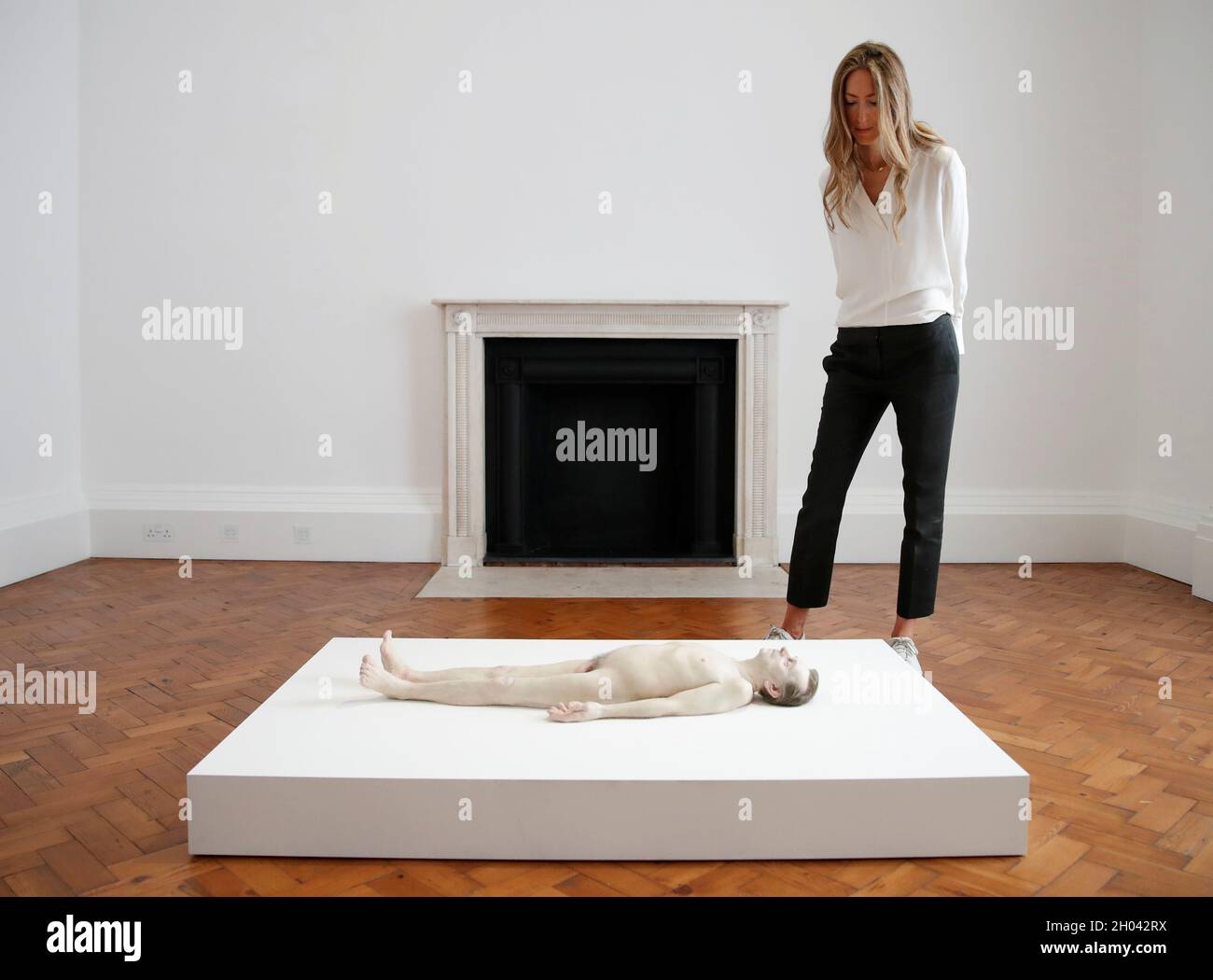 Ron mueck, dead dad hi-res stock photography and images - Alamy