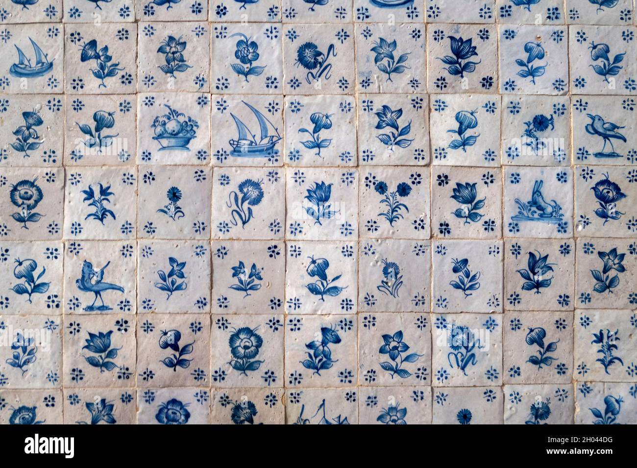 Azulejo animal hi-res stock photography and images - Alamy