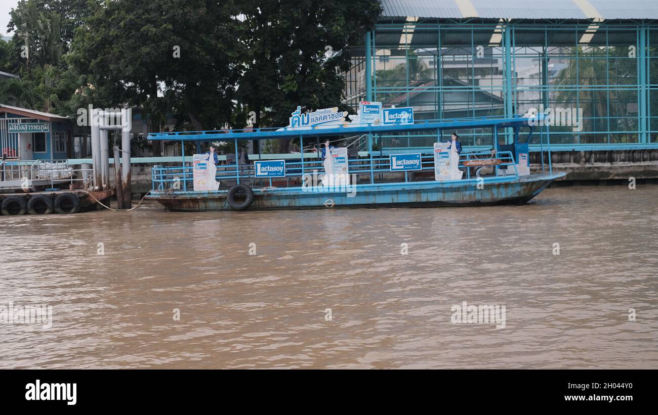 Khlong San Thonburi District Along the Chao Phraya River Bangkok ...