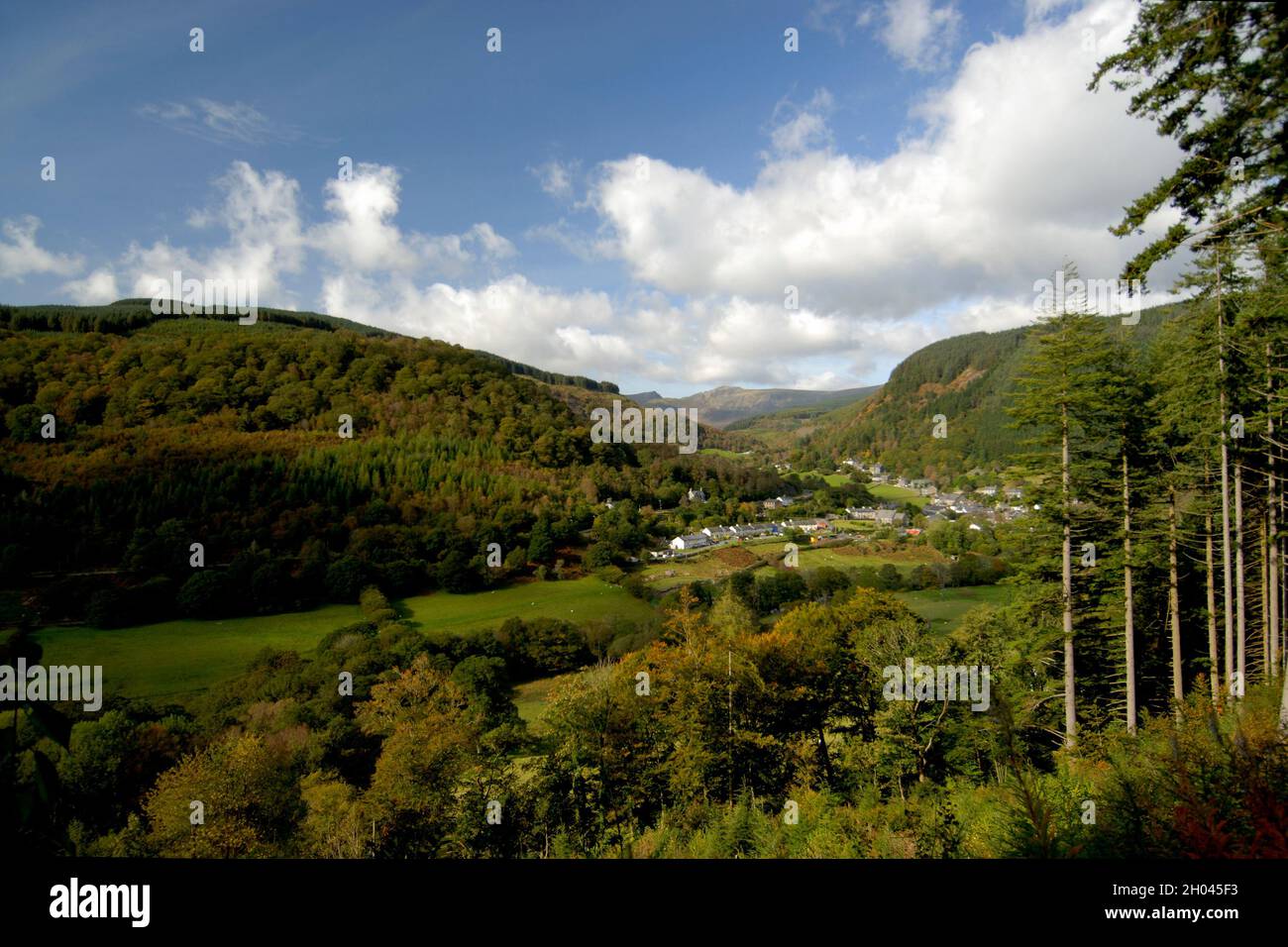 Corris Village in the valley, Gwynedd Stock Photo - Alamy