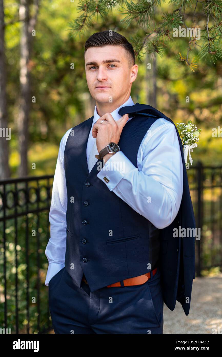 Groom groomsman hi-res stock photography and images - Alamy