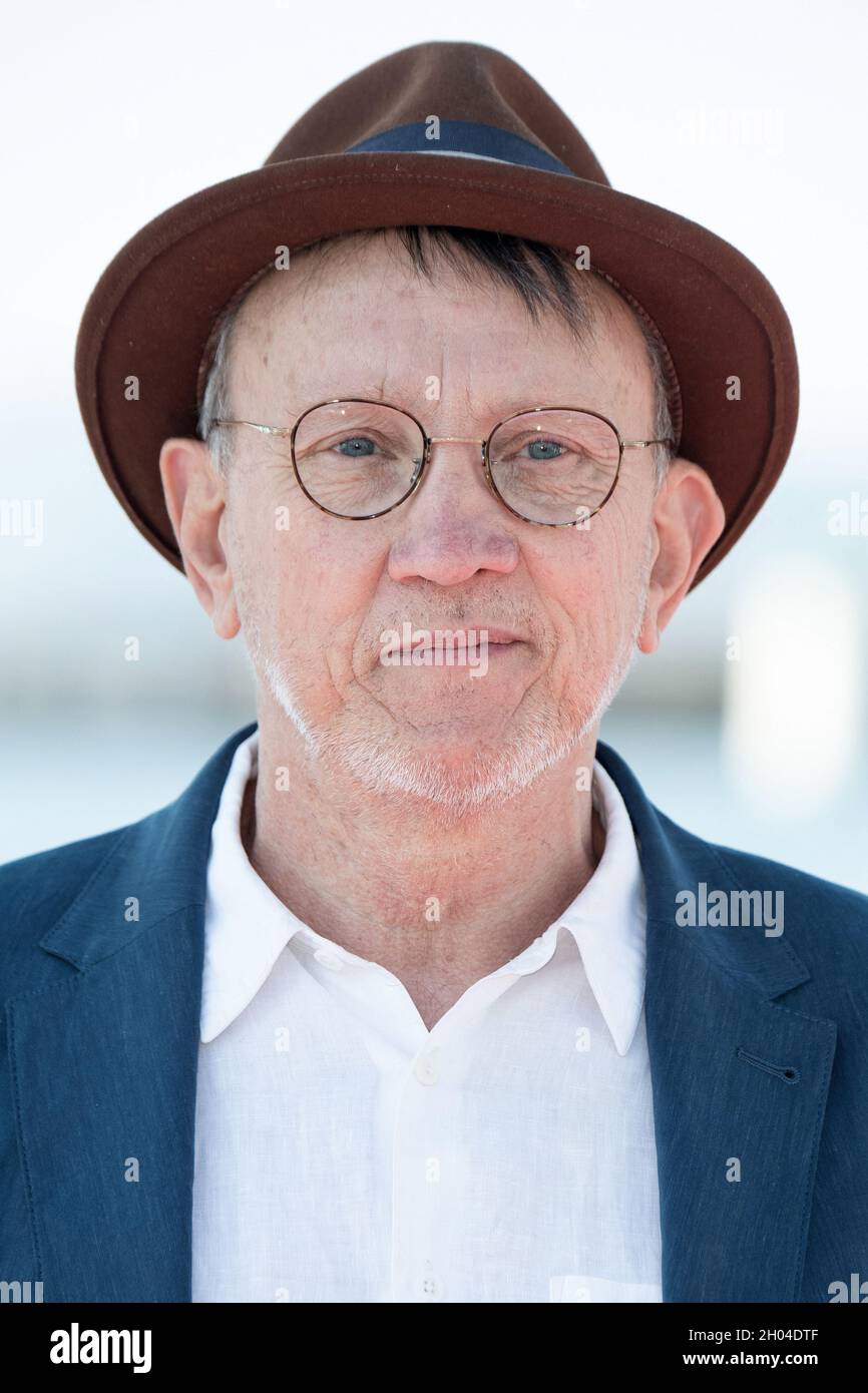 Steve Barron attends the Tour du monde en 80 jours photocall during the ...