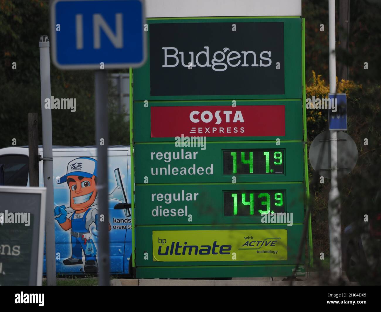 Queenborough, Kent, UK. 11th October, 2021. Fuel prices continue to ...