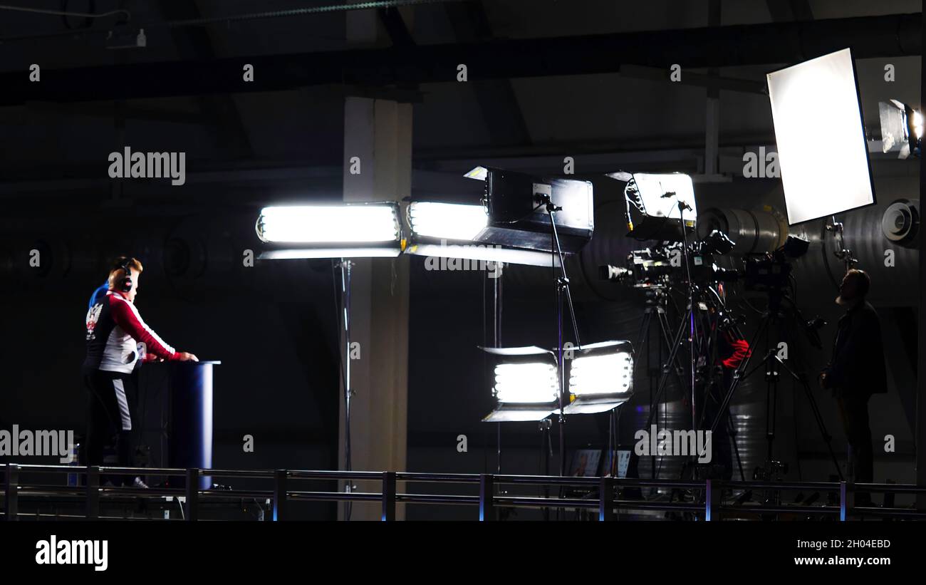 Black television presenters hi-res stock photography and images - Alamy