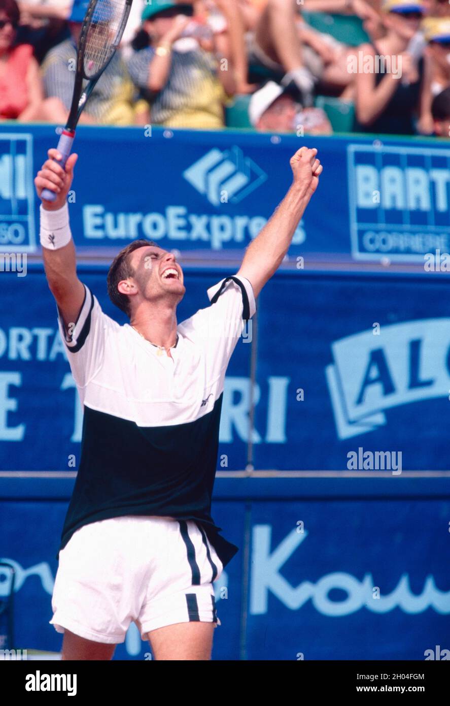 Felix mantilla hi-res stock photography and images - Alamy