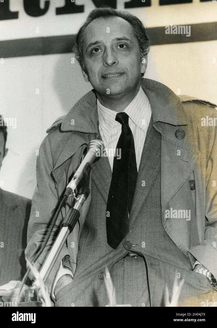 Italian writer and playwriter Enzo Siciliano, 1980s Stock Photo - Alamy